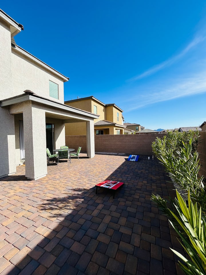 Amazing Vacation Home W/ 4bedrooms & 3bathrooms - Lake Las Vegas, NV