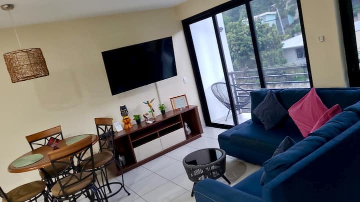 Palo Alto Views 402 - San Salvador