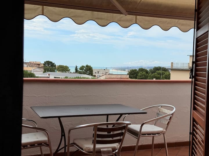 N096 - Numana, Apartment With Garden And Sea View - Sirolo