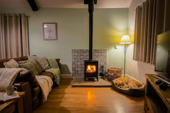 Dog Friendly | Log Burner | 5 Min Drive To Beach - Weston-super-Mare