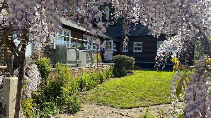 River Cottage- Rural Retreat With Log Burner. - Steyning