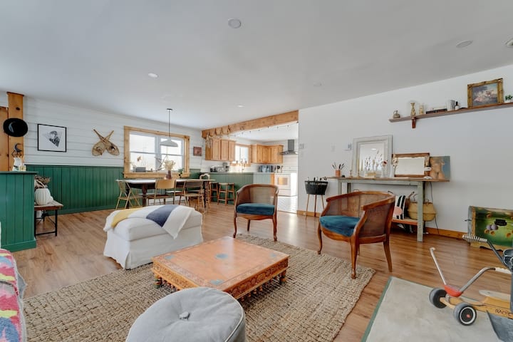 Cottage Convivial - Spa, Ski, Hiking, Lake - Mont Sutton, QC