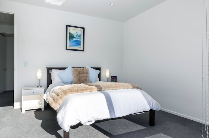 Fairhall - Queen Bed Room With Private Bathroom - Renwick