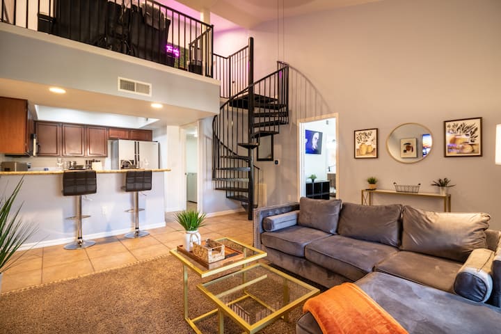 Extended Stay Loft | Quiet + Work Space + Location - Chandler, AZ