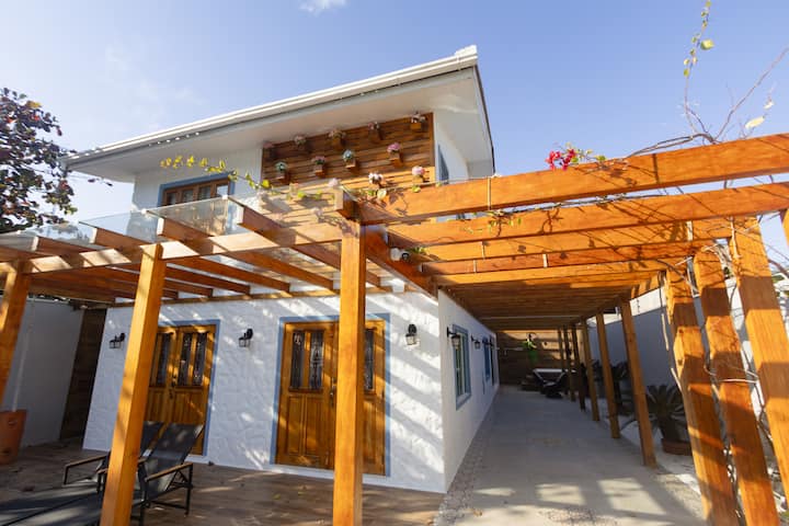 Casa P/ 12 Pessoas, Aprox 250 Mts Do Mar Bombinhas - Bombinhas