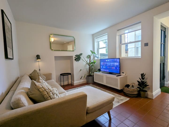 Regency Apartment | Free Parking | Walk To Town - Cheltenham