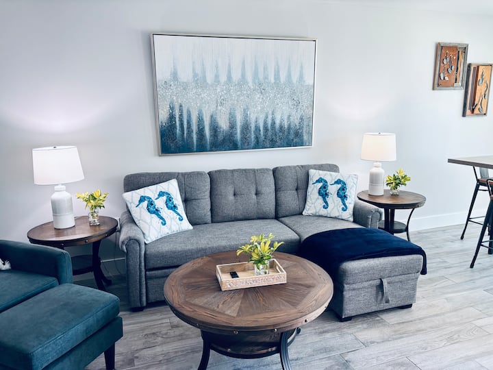 Private Beach Access - Spacious & Modern Gem! - Siesta Key, FL