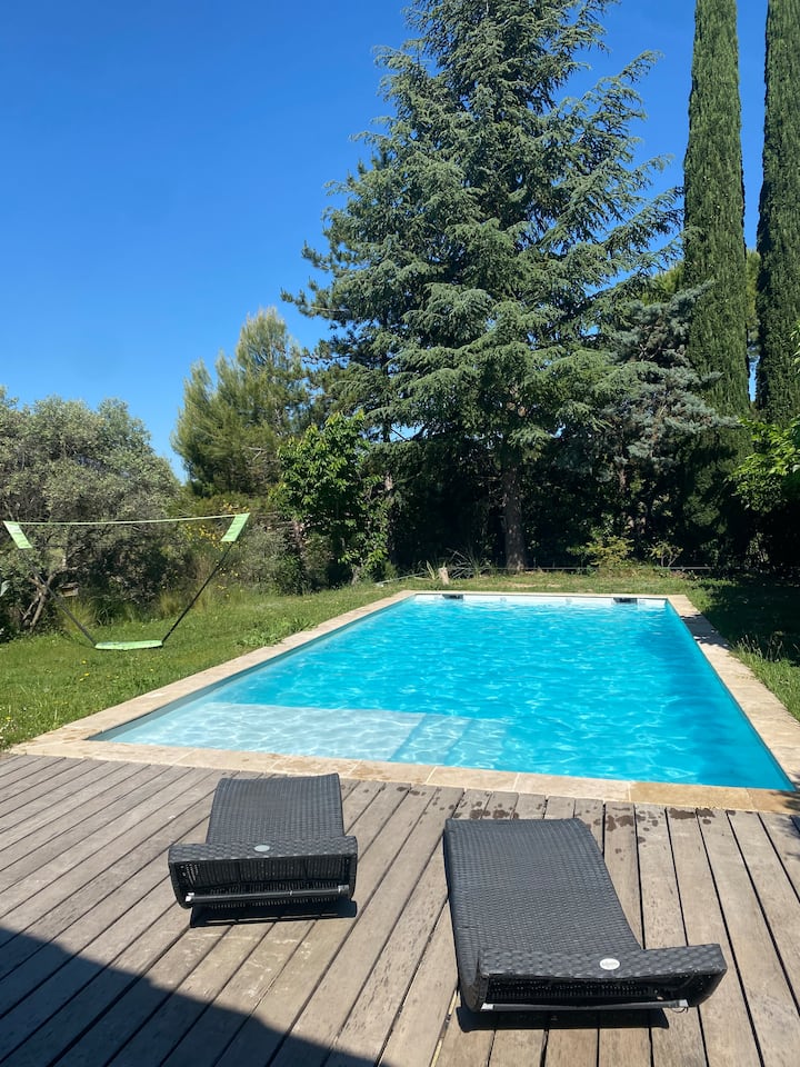 15' Aix Provence Studio Calme Eguilles 
E Charge - Éguilles