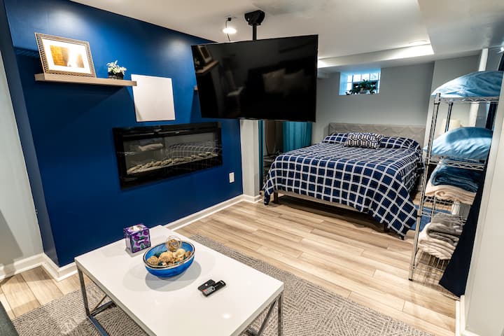 Modern And Cozy Home W/ Fireplace - Cleveland, OH