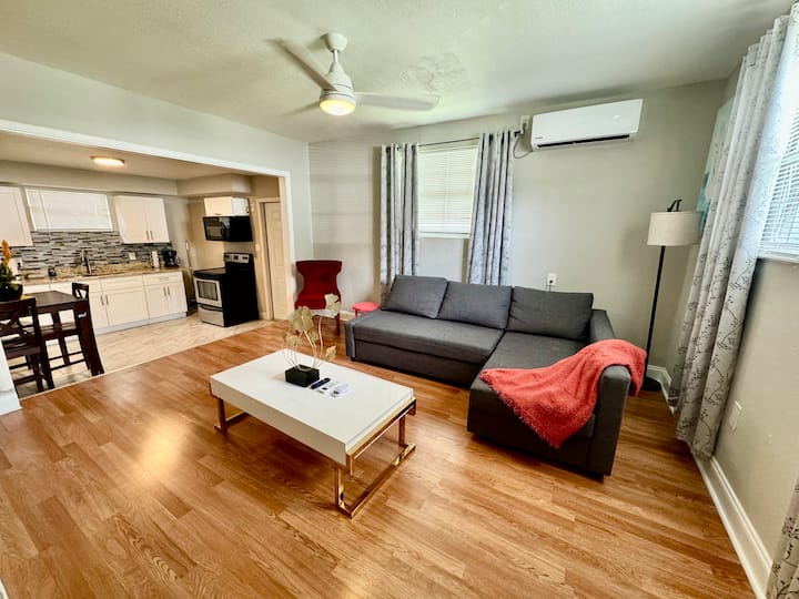 Relaxing Beach Gateway! One Bedroom Apartment C3 - Clearwater, FL