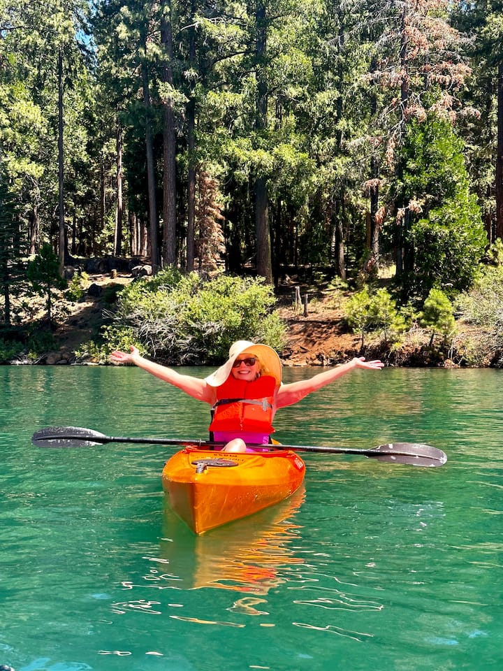 Riverfront Cabin On Hamilton Branch, Lake Almanor - Lake Almanor, CA