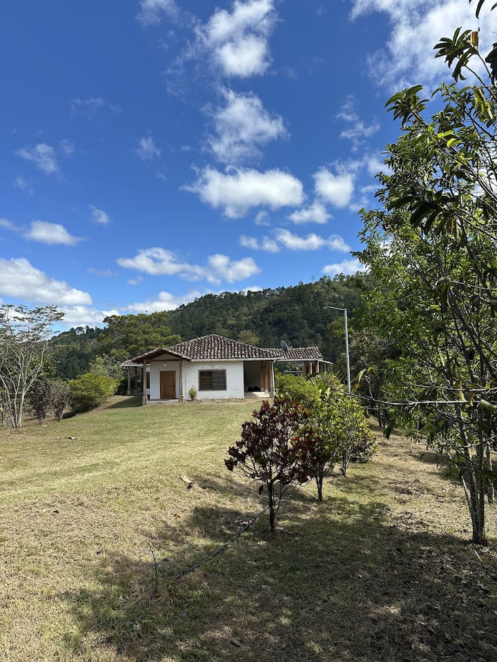 Villa Juancito Con Múltiples áReas De Descanso - Departamento de Lempira