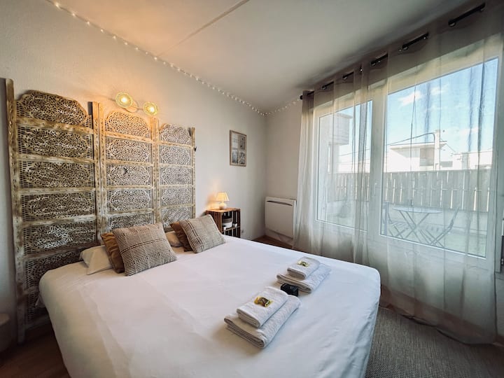 Bruyant Studio Proche Centre, Terrasse Et Parking - ibis budget Reims Thillois