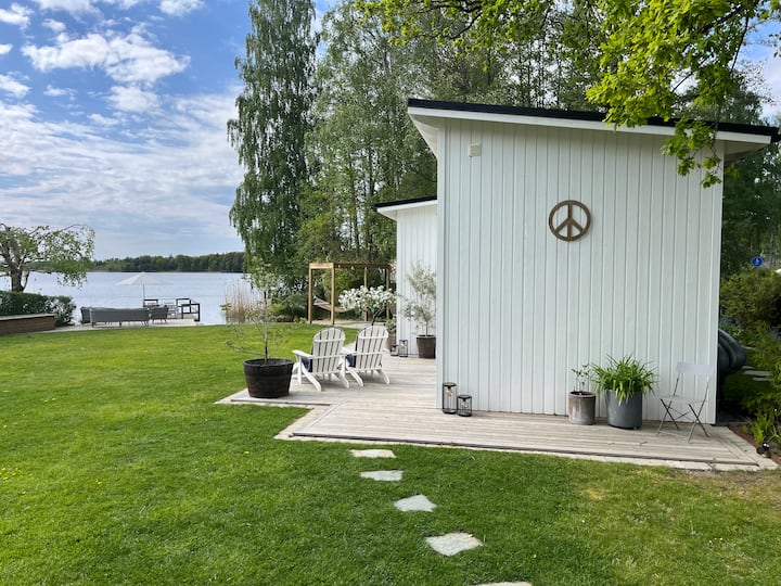 Sjöstuga Med Strand, Brygga Och Bastu - Estocolmo