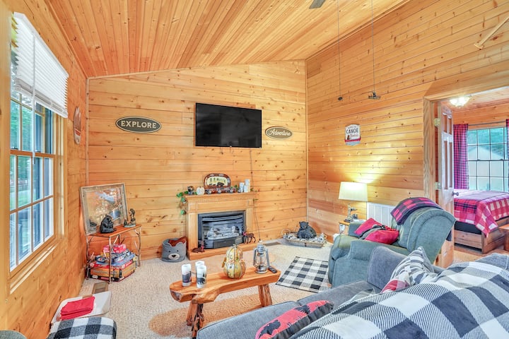 Bear Claw Cove Pet Friendly/ Hot Tub - Pipestem Resort State Park, Pipestem
