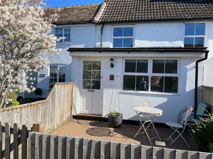 Beautiful 1-bedroom Flat In Central Manningtree - Essex