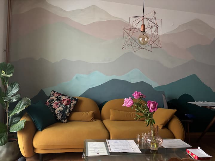 Bohemian Quarter Stay–central, Connected & Stylish - Skopje