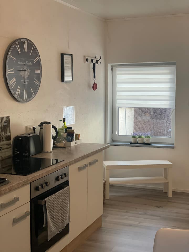 Schönes Apartment, Zentral Gelegen. - Übach-Palenberg