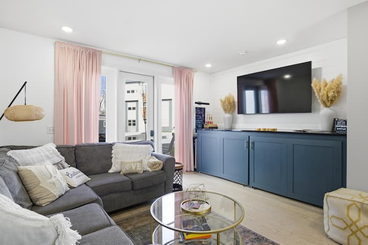 Downtown Chatt-town •Soda Bar •75' Tv •Rent Bikes - Chattanooga, TN