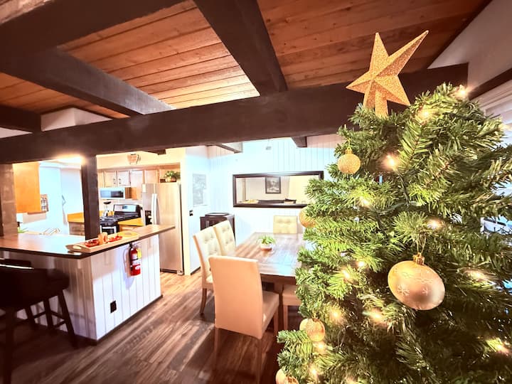 Cloud 9 Cabin- Park Free! Walk To Snow Summit! - Big Bear Lake, CA