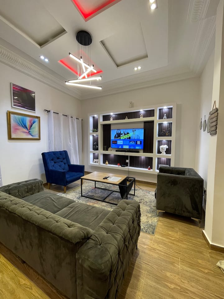 Somptueux Appartement De 3 Pièces En : Kms - Cotonou