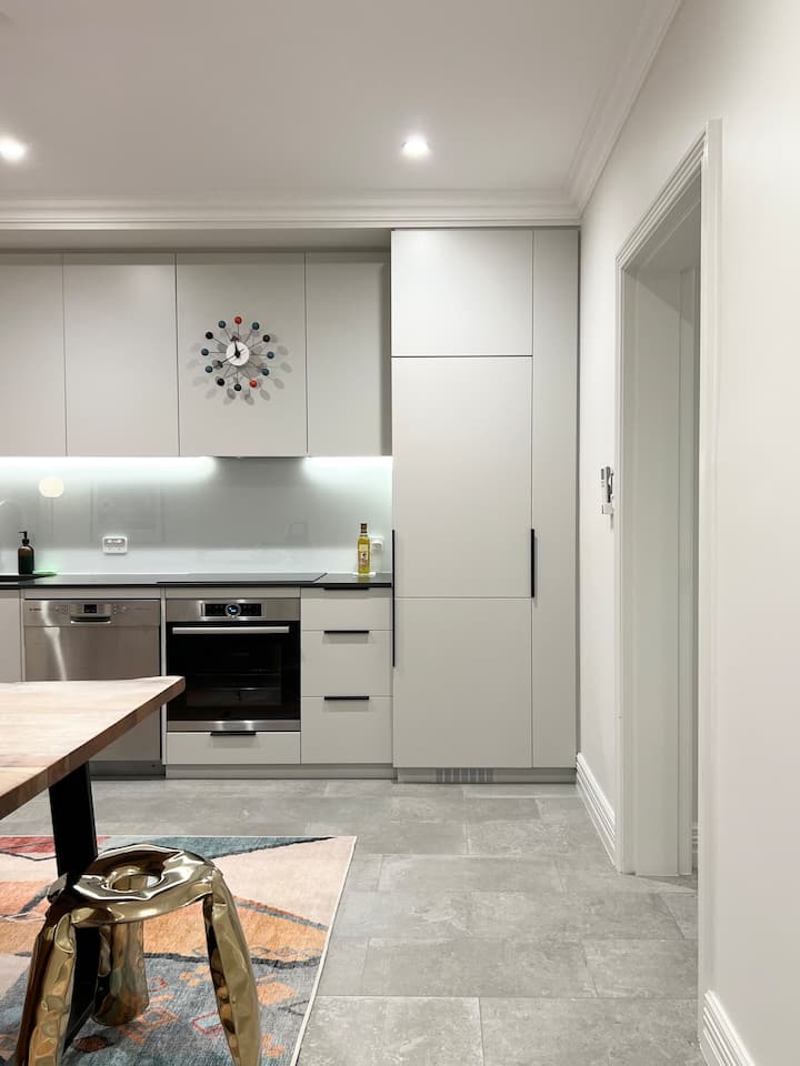 2 Bedroom 2 Bath Suite With Full Kitchen - Cairns