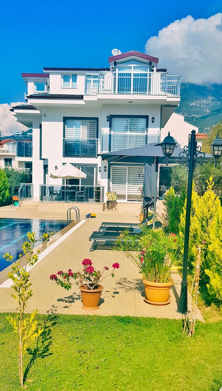 Villa Asya 2 Ovacık'ta 4+1 Babadağ Manzaralı Villa - Hisarönü