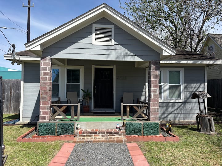 Vintage Home With A Touch Of Modern In Eado - Houston, TX