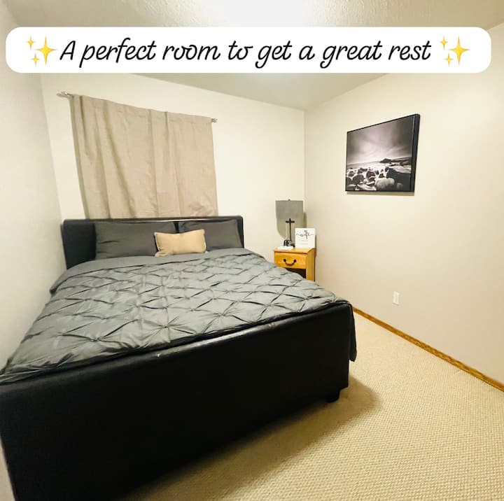 🏠Cozy Little Room For A Sweet Rest🏠 - Red Deer