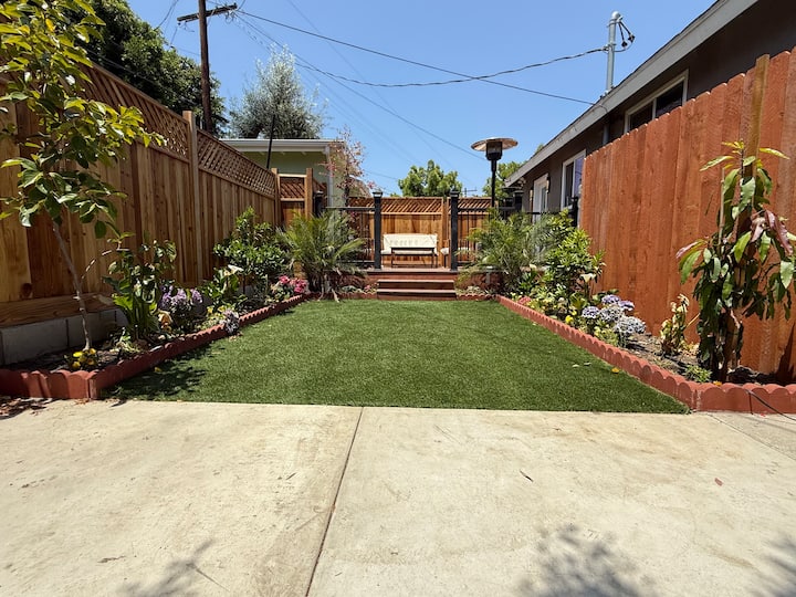 Cheerful House With Ev, Parking & Backyard - Culver City