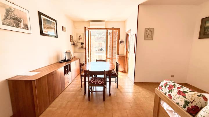 N034 - Numana, Large Apartment With Terrace - Numana