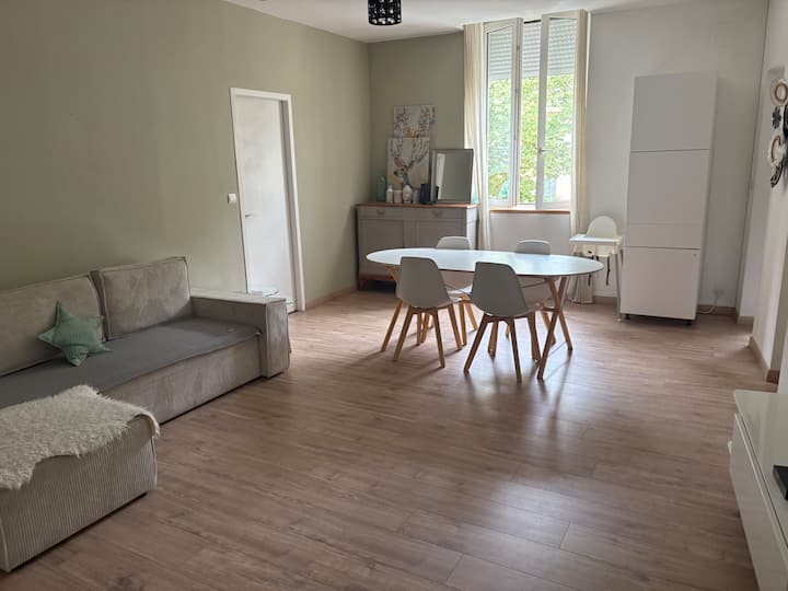 Beau T2 De 50m Centre Blanquefort Vue Sur La Place - Blanquefort
