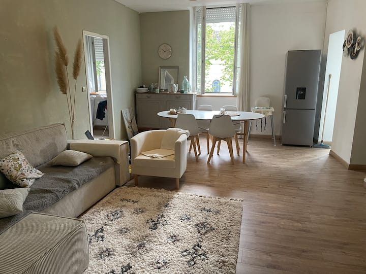 Beau T2 De 50m Centre Blanquefort Vue Sur La Place - Blanquefort