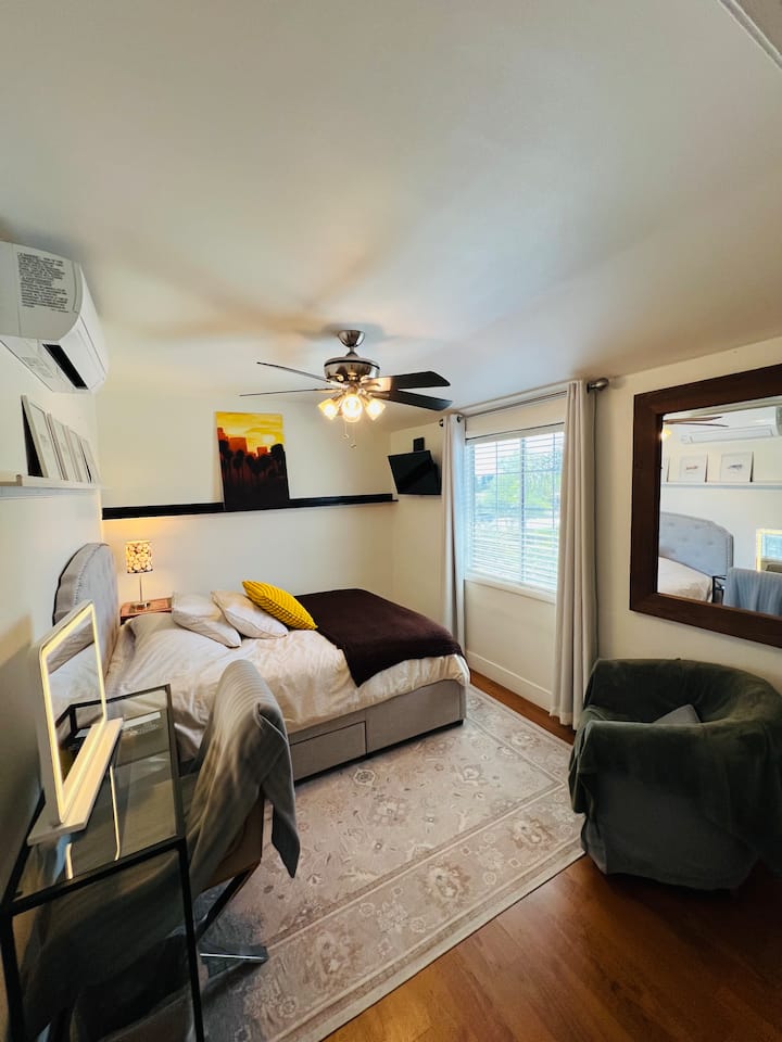 2 Bedroom 1 Bathroom Up Stairs Cozy Apartment - Rosemead, CA