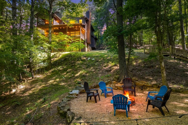 Serene Blue Ridge Cabin W/ Hot Tub & Fire Pit - Mineral Bluff, GA