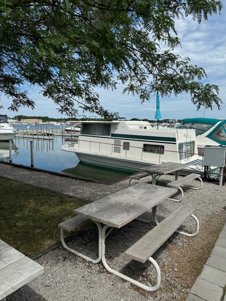A Floating Slice Of Paradise!!! - Lakeside Marblehead, OH