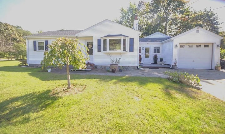 Updated Home By Gillette Stadium - 7 Minutes Away - Foxborough, MA