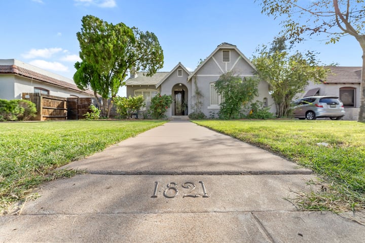 Charming Home Built In 1916 In A Historic District - Phoenix