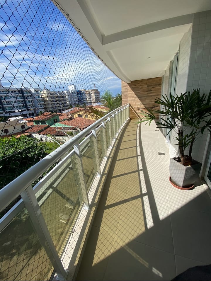 Apartamento Espaçoso Elegante Com Piscina Aquecida - Cabo Frio