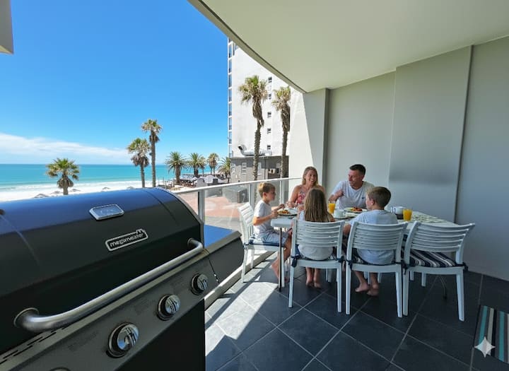 Coastal Hospitality - Beach Club 105 - Mossel Bay