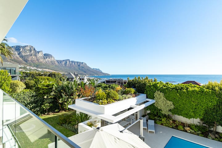 Luxury Ocean View Villa (Pool, Sauna, Gym) - Camps Bay