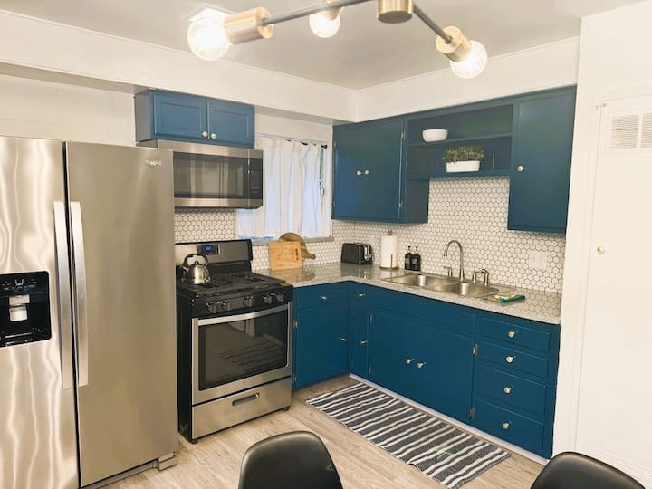 Cozy 2 Bedroom Home In Quiet Downtown Bakersfield - Bakersfield, CA