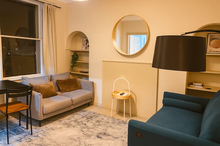 Stylish One-bedroom | 5m Walk To Bath City Centre - Bath
