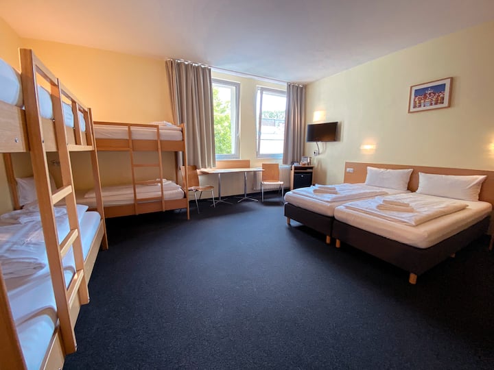 Family Room 6 People | Citylight Hotel Berlin - Berlin