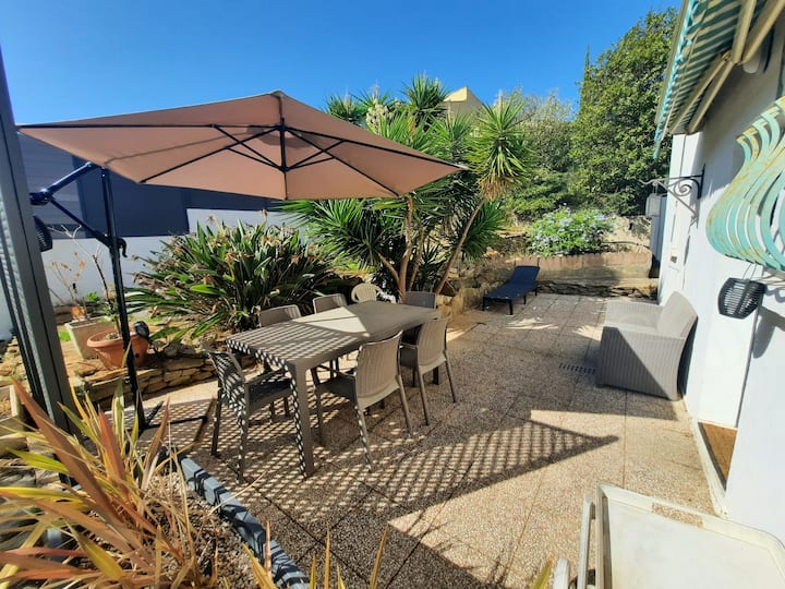 Charmante Dépendance En Rez De Jardin D'une Maison - La Ciotat