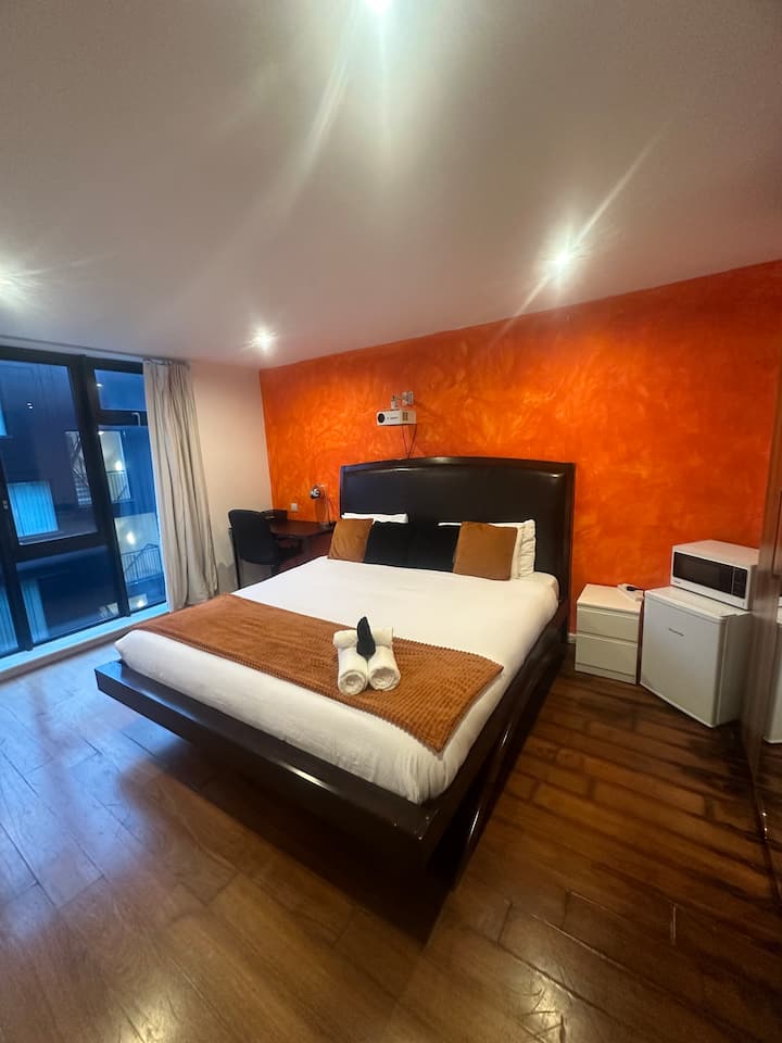 Orange Double Bedroom, Old Street - Londres