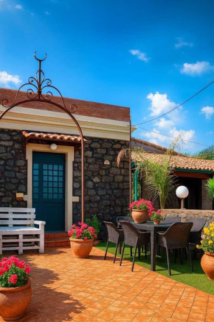 Villa "La Casa Di Lava E Sale"(4 Ospiti) - Acireale