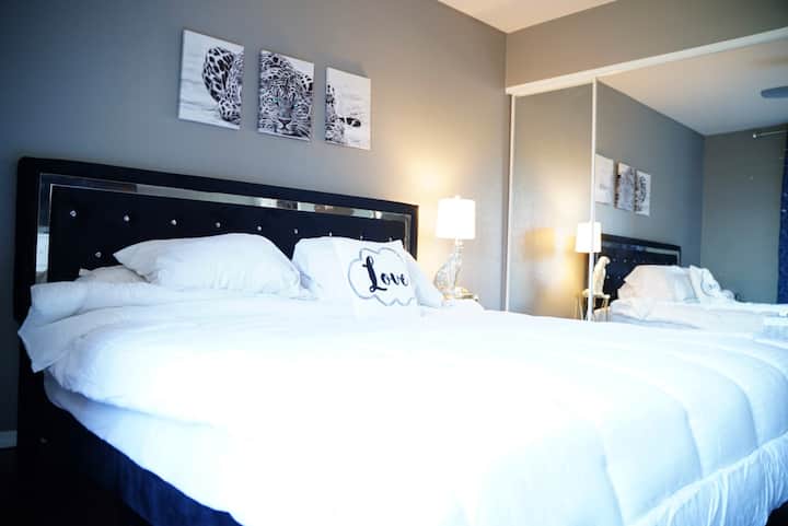 Cozy 1 Bedroom+ A Loft! - Scottsdale, AZ