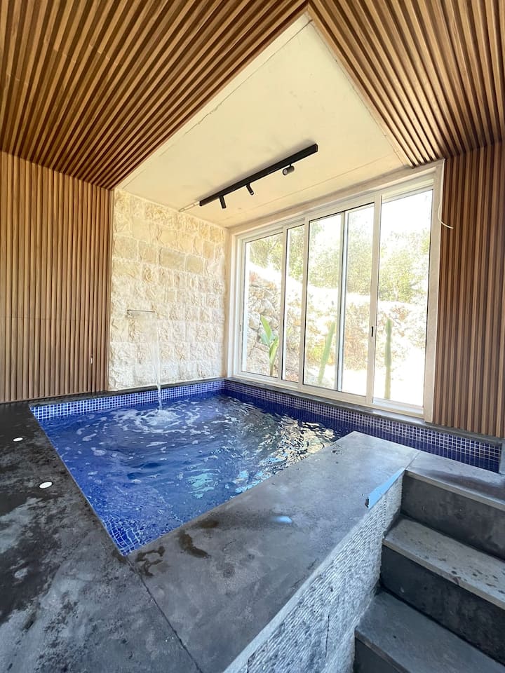 Castles Guesthouse: A1 Private Chalet With Pool - Lebanon