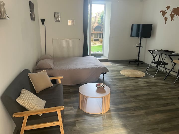 Studio Tout éQuipé Avec Extérieur Proche Du Centre - Le Creusot